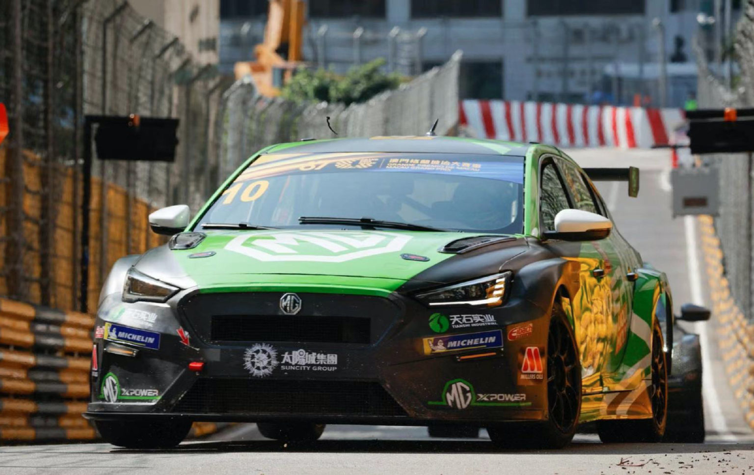 Rob Huff and MG XPower take victory at Macau - MG Car Club