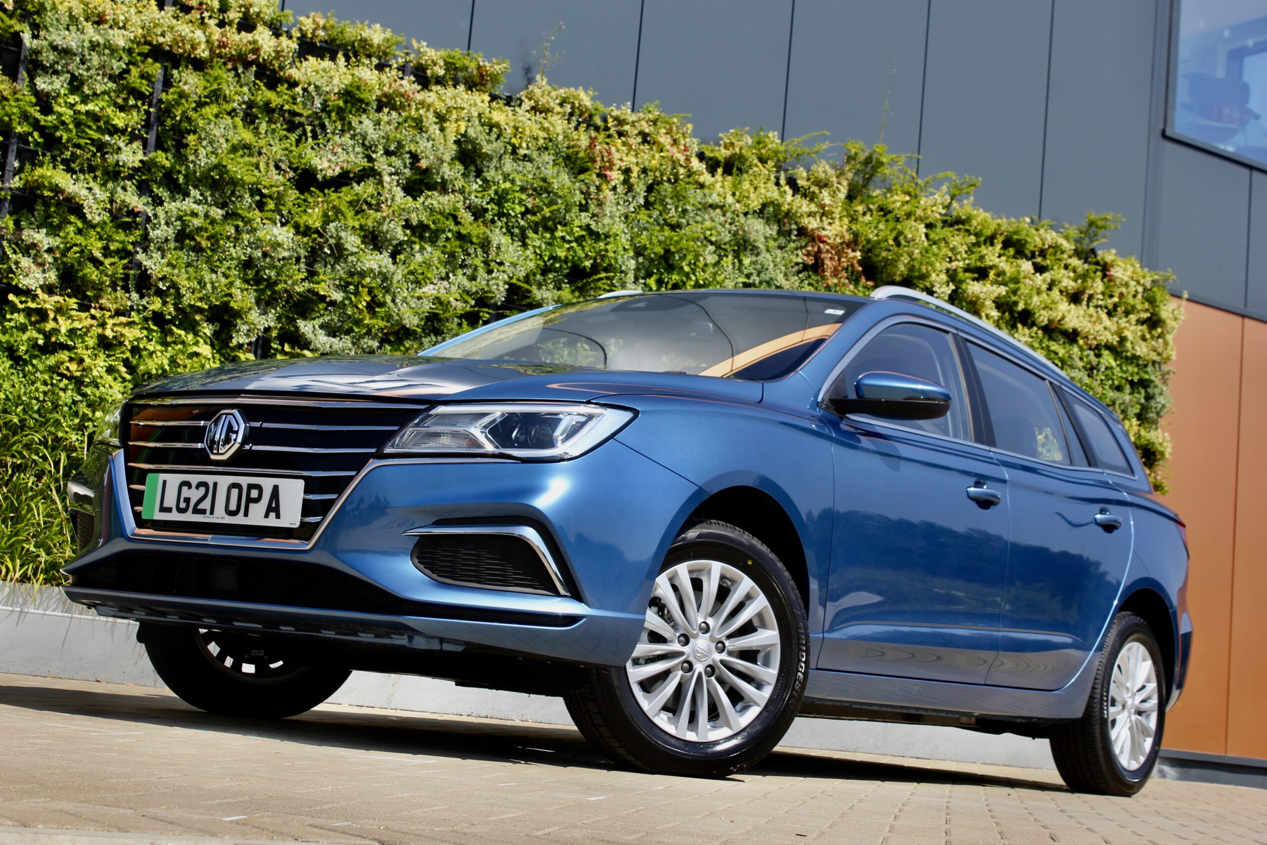 Business car awards name MG as 'Best Value' at awards - MG Car Club